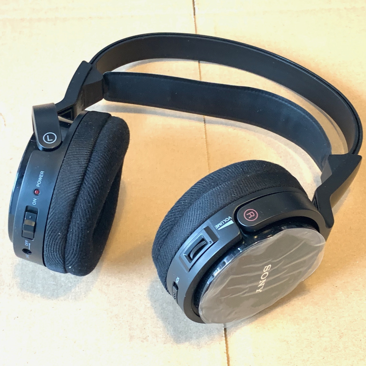 SONY MDR-RF811RK słuchawki bezprzewodowe nauszne Lombard BUMERANG